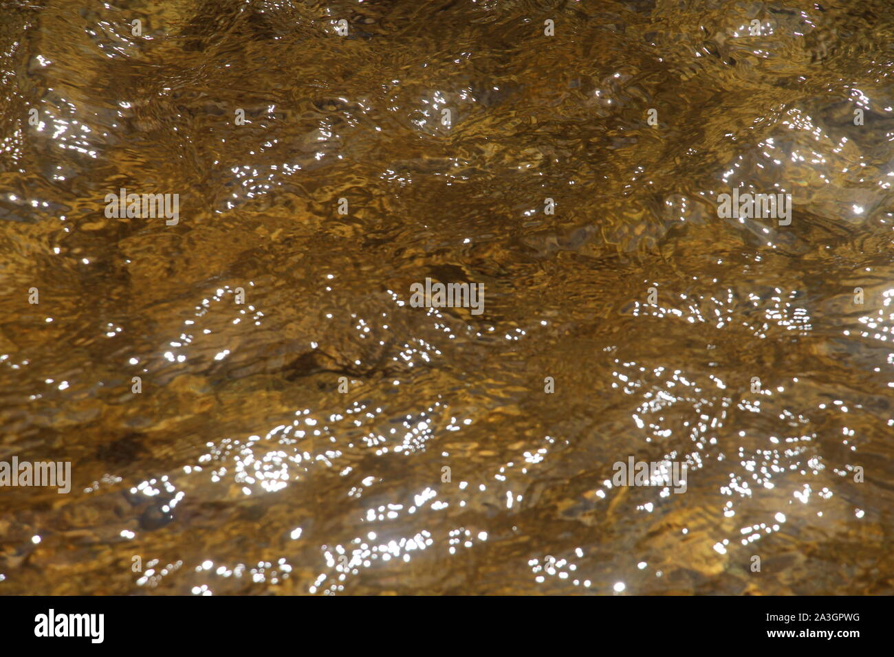 Shimmering flowing water hi-res stock photography and images - Alamy