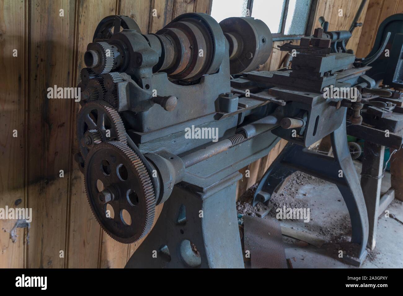 Historical lathe, tool for metal processing, workshop around 1930 ...