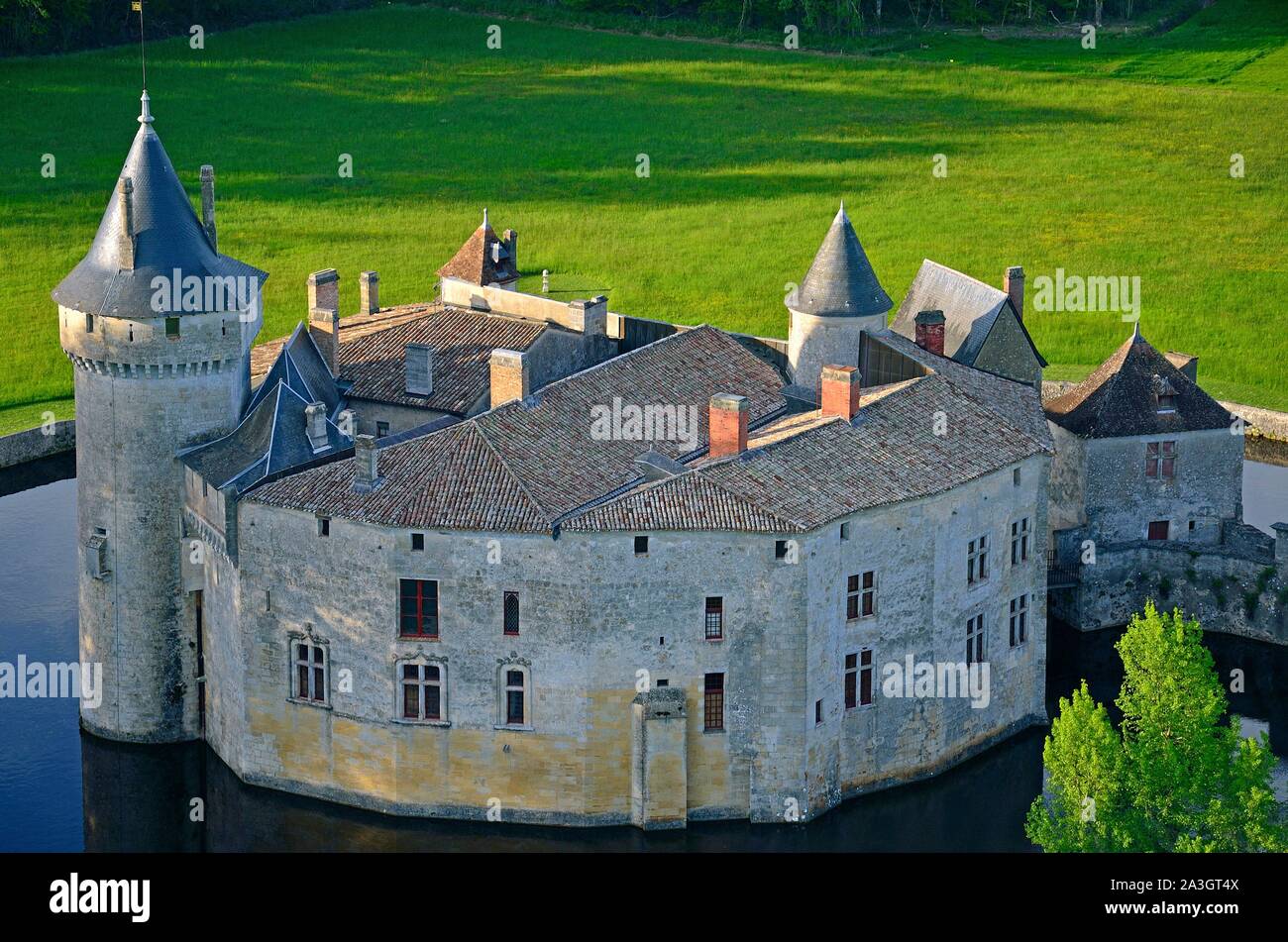 Brede Castle France High Resolution Stock Photography and Images - Alamy