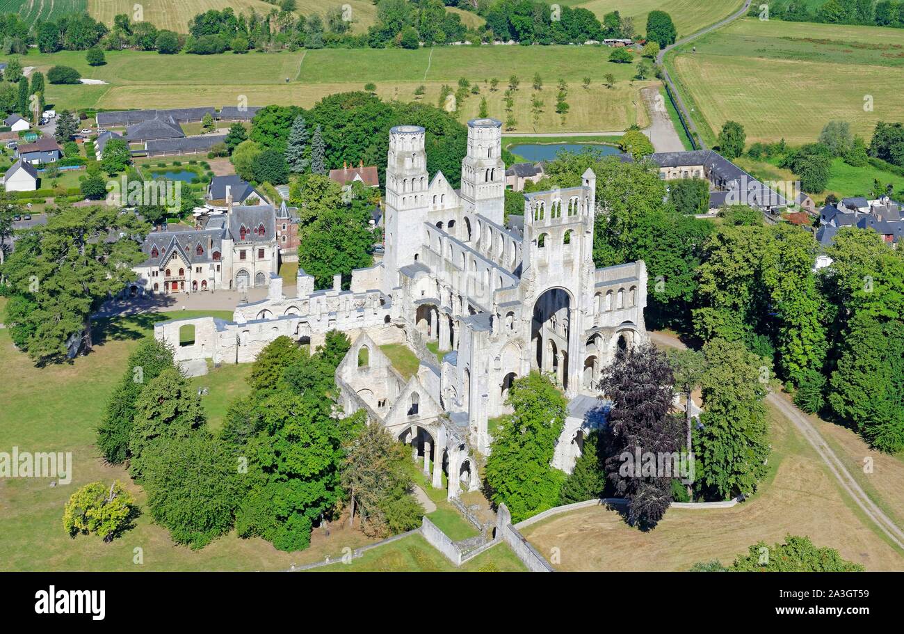 Norman romanesque architecture hi-res stock photography and images - Alamy