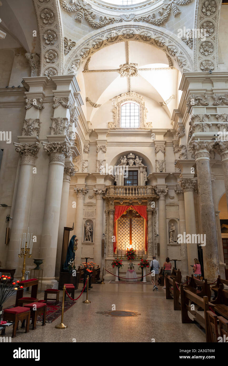 Interior of Basilica di Santa Croce (Church of the Holy Cross) on Via ...