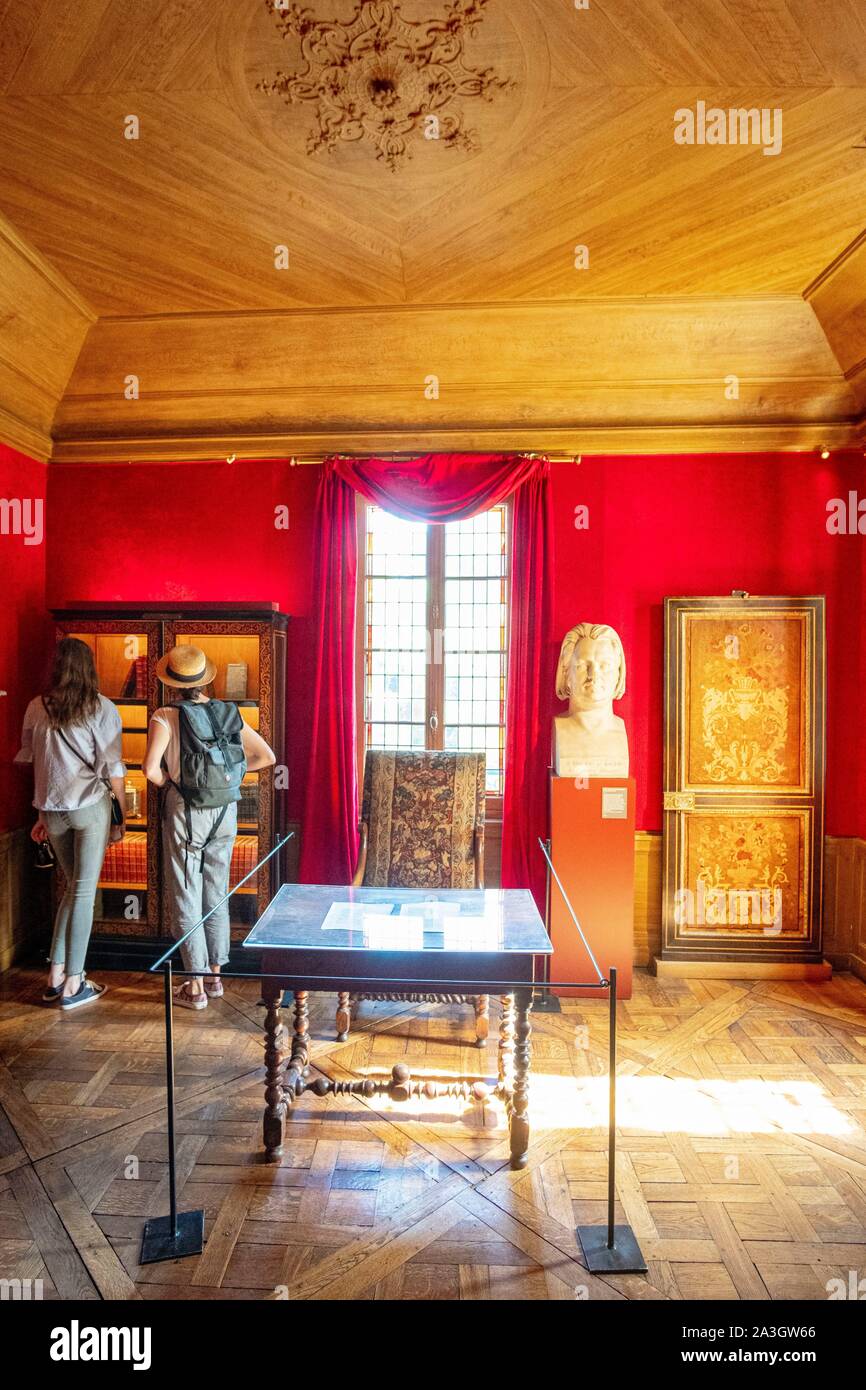 House balzac hi-res stock photography and images - Alamy