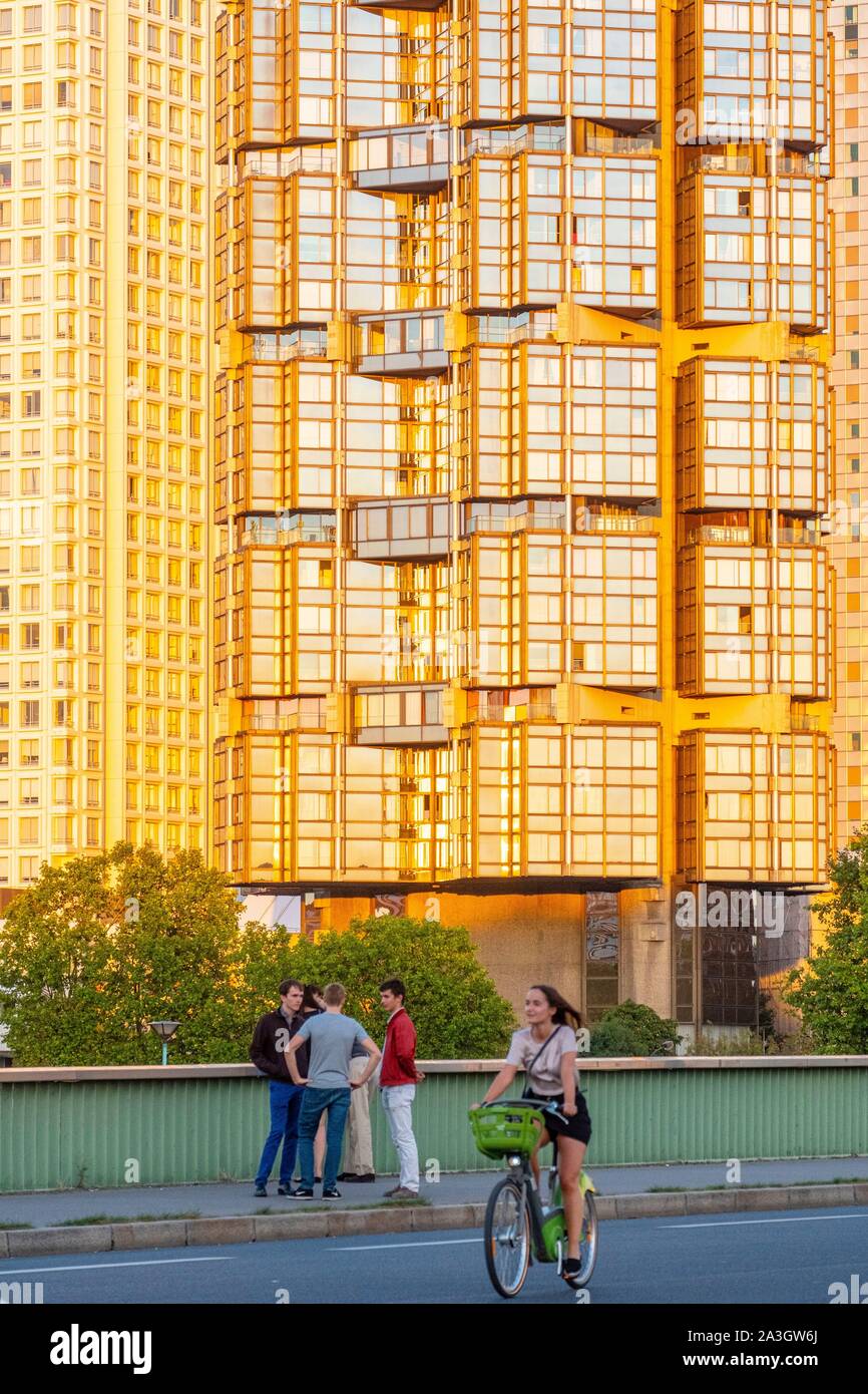 France, Paris, 15th arrondissement, the buildings of the Front de Seine ...