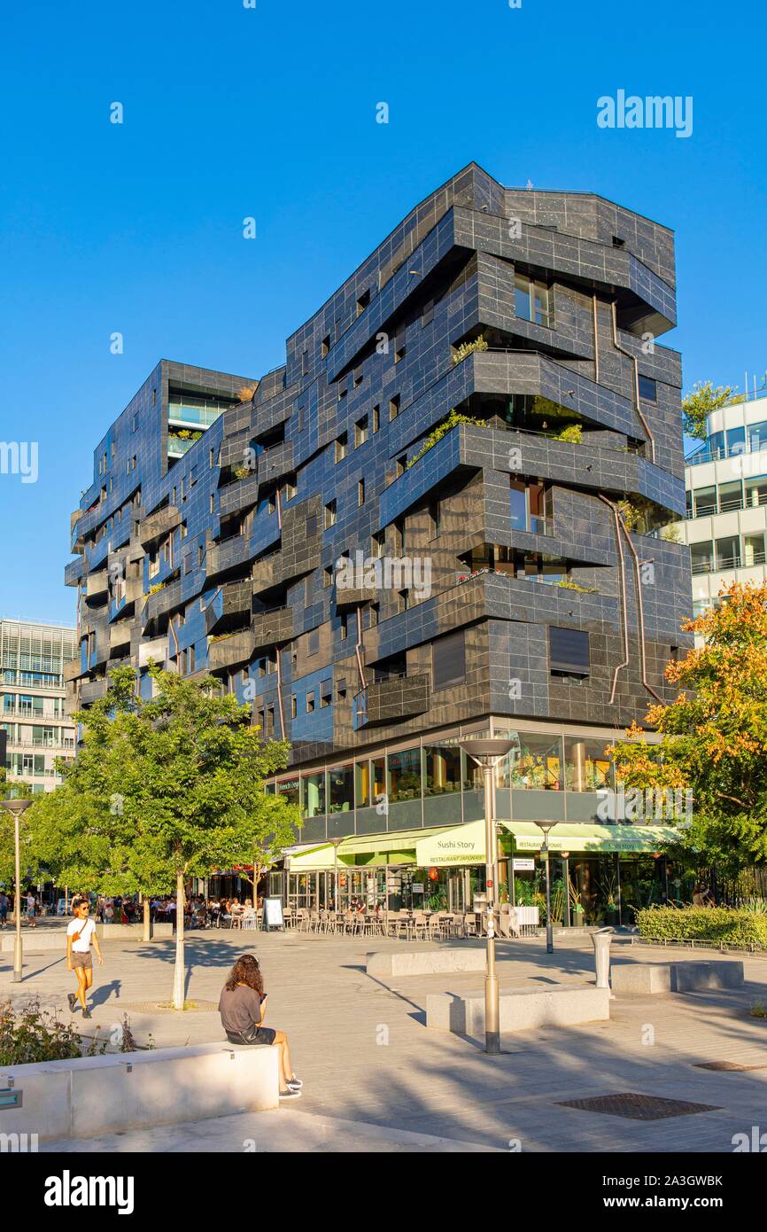 Paris buildings residential architecture hi-res stock photography and ...