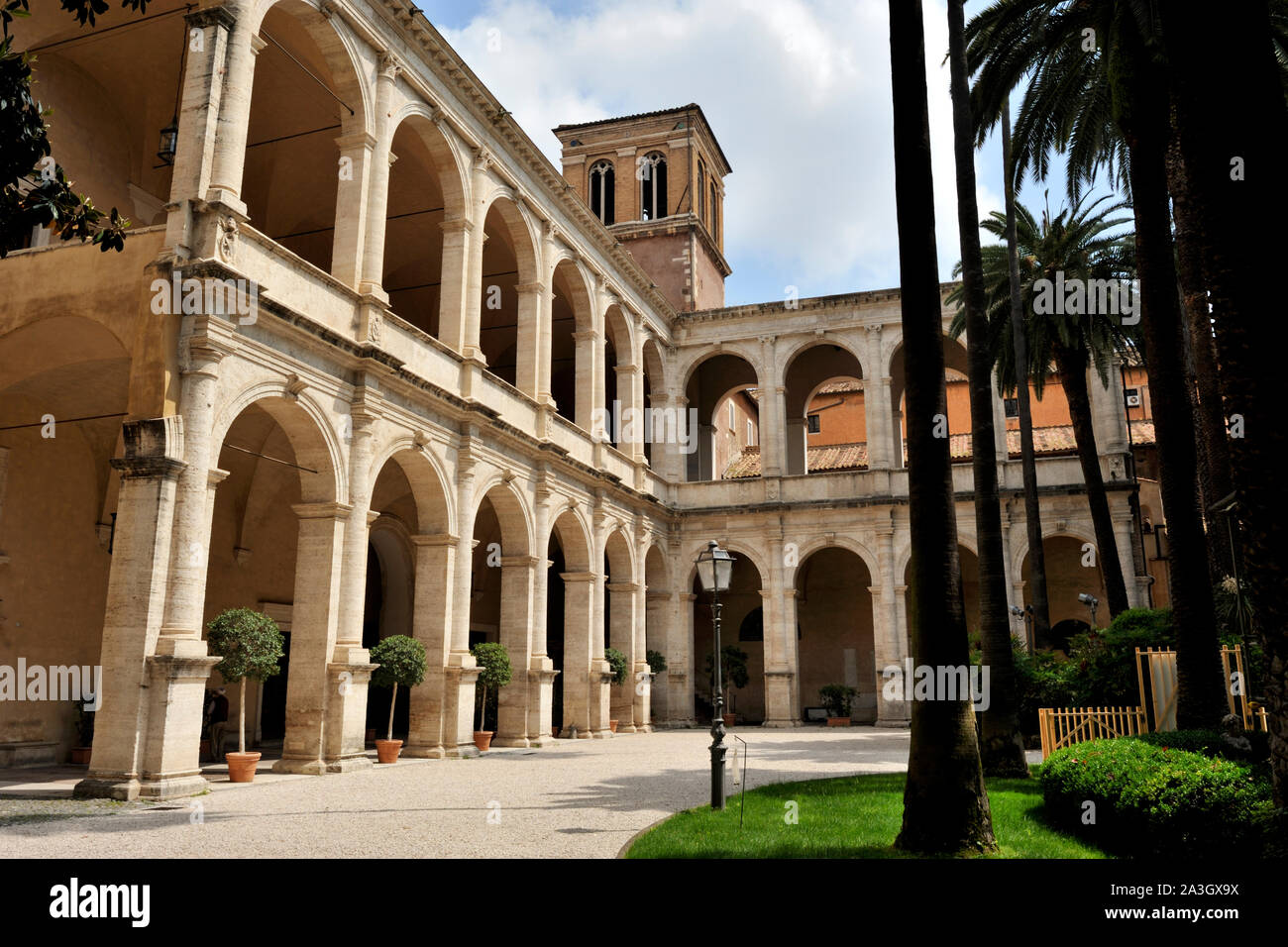 Italy, Rome, Palazzo Venezia, courtyard, gardens and loggia Stock Photo ...