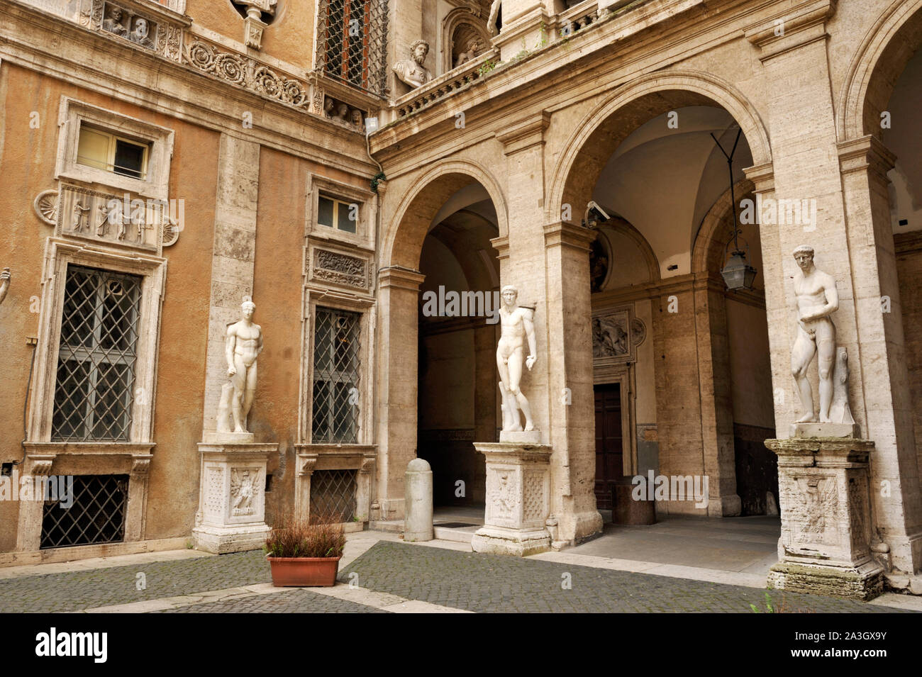 Palazzo mattei hi-res stock photography and images - Alamy