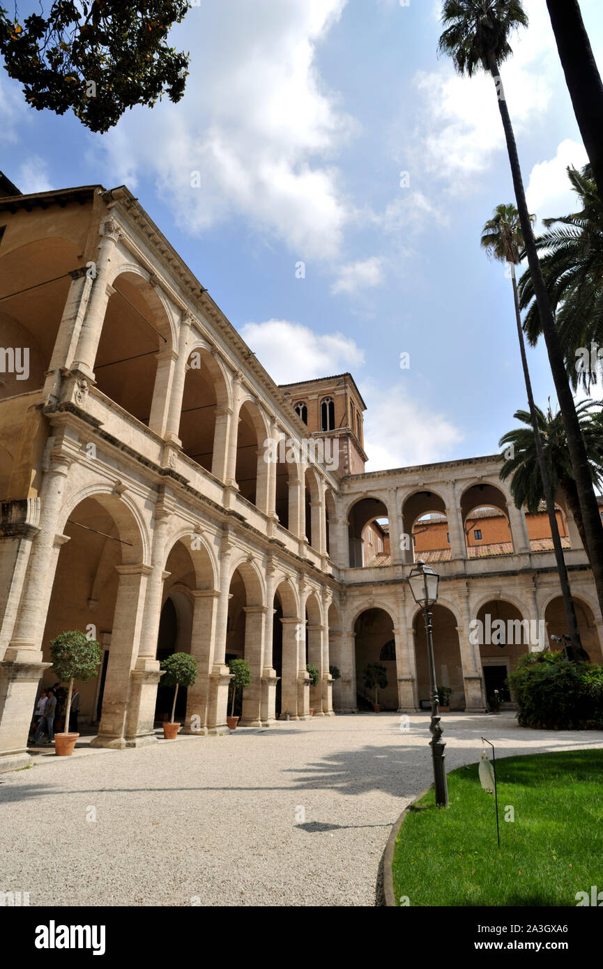 Italy, Rome, Palazzo Venezia, courtyard and loggia Stock Photo - Alamy
