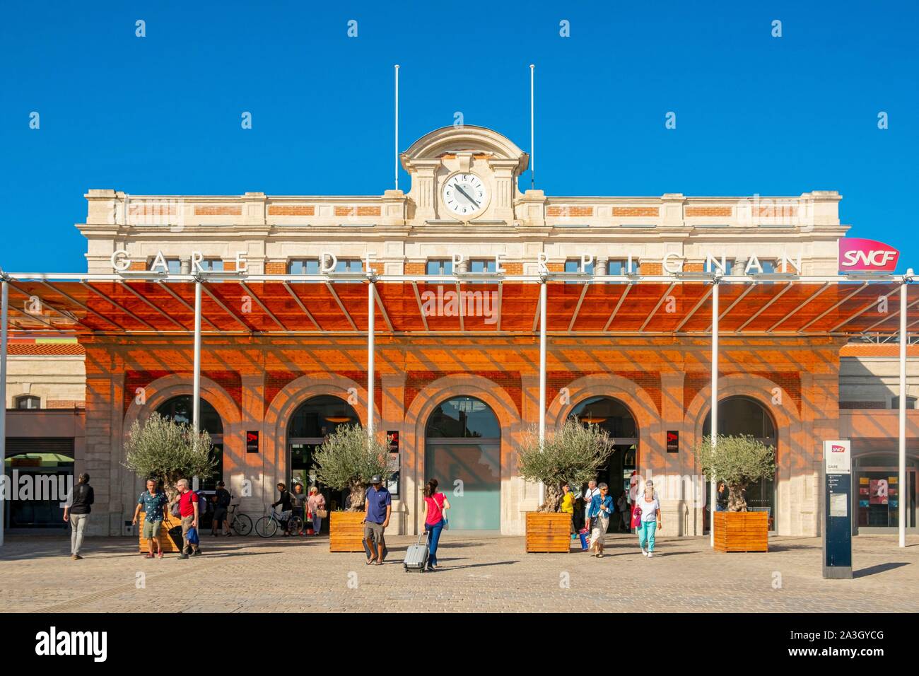 Perpignan train hi-res stock photography and images - Alamy