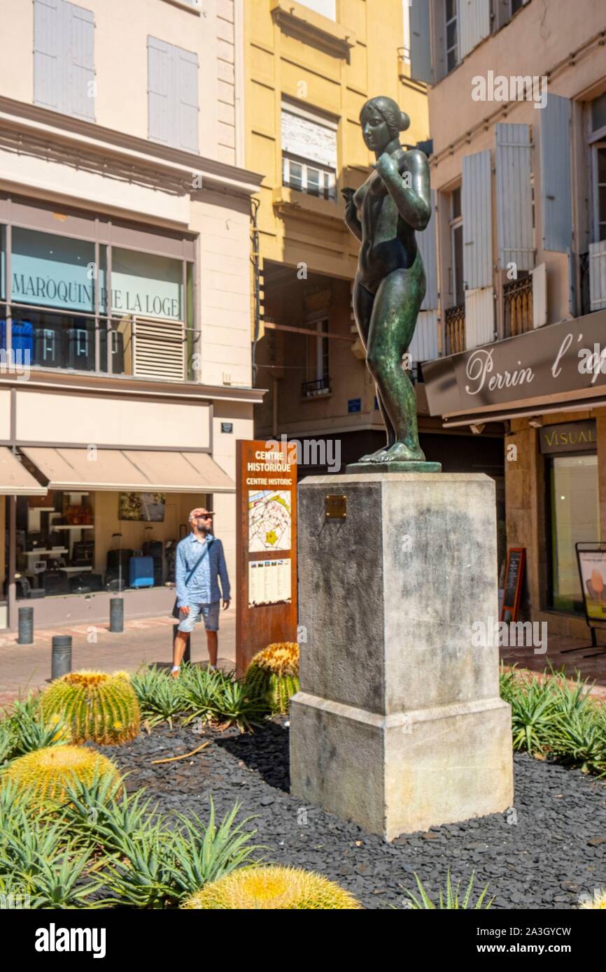 Perpignan france statue hi-res stock photography and images - Alamy