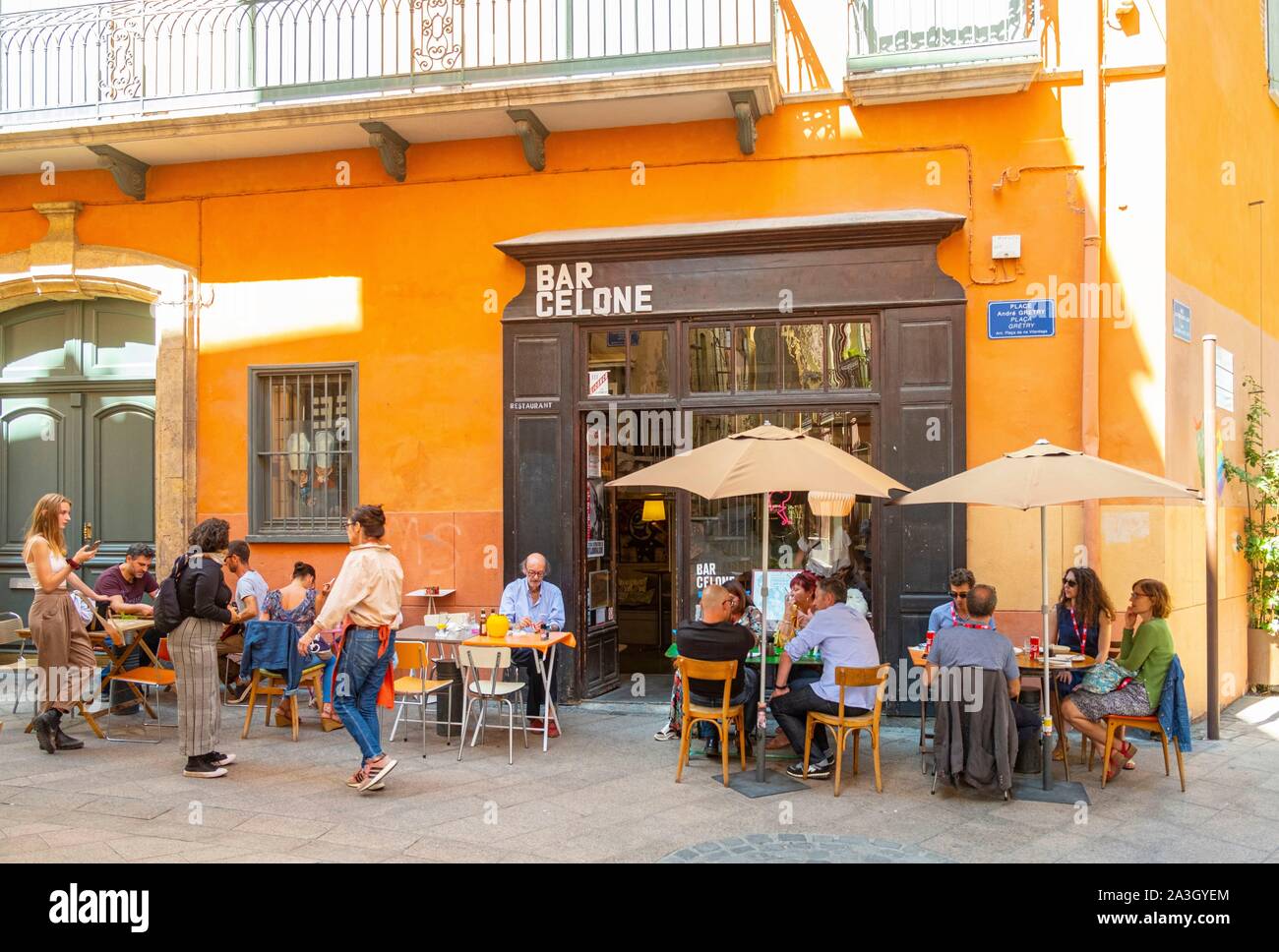 Perpignan cafe hi-res stock photography and images - Alamy