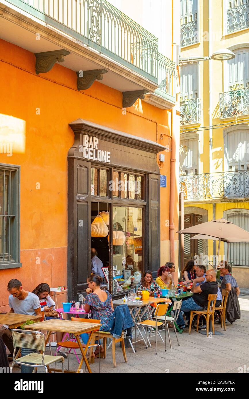 Perpignan cafe hi-res stock photography and images - Alamy