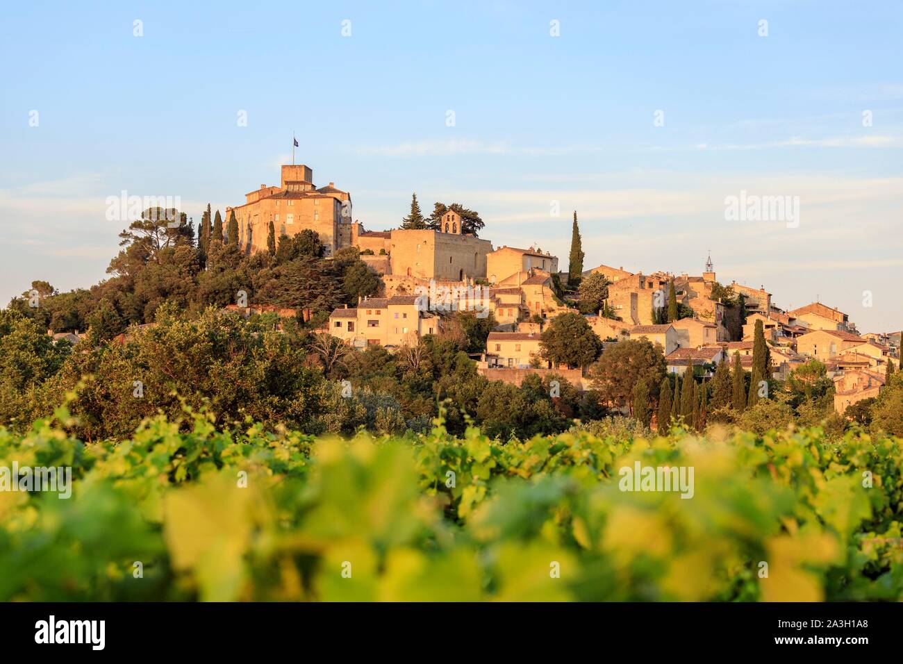 France, Vaucluse, regional natural reserve of Luberon, Ansouis ...
