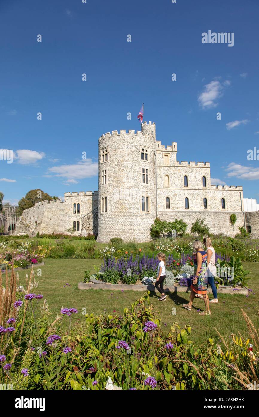 Family foundations hi-res stock photography and images - Alamy