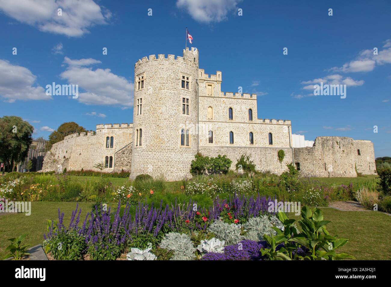 Tudor house and garden museum hi-res stock photography and images - Alamy