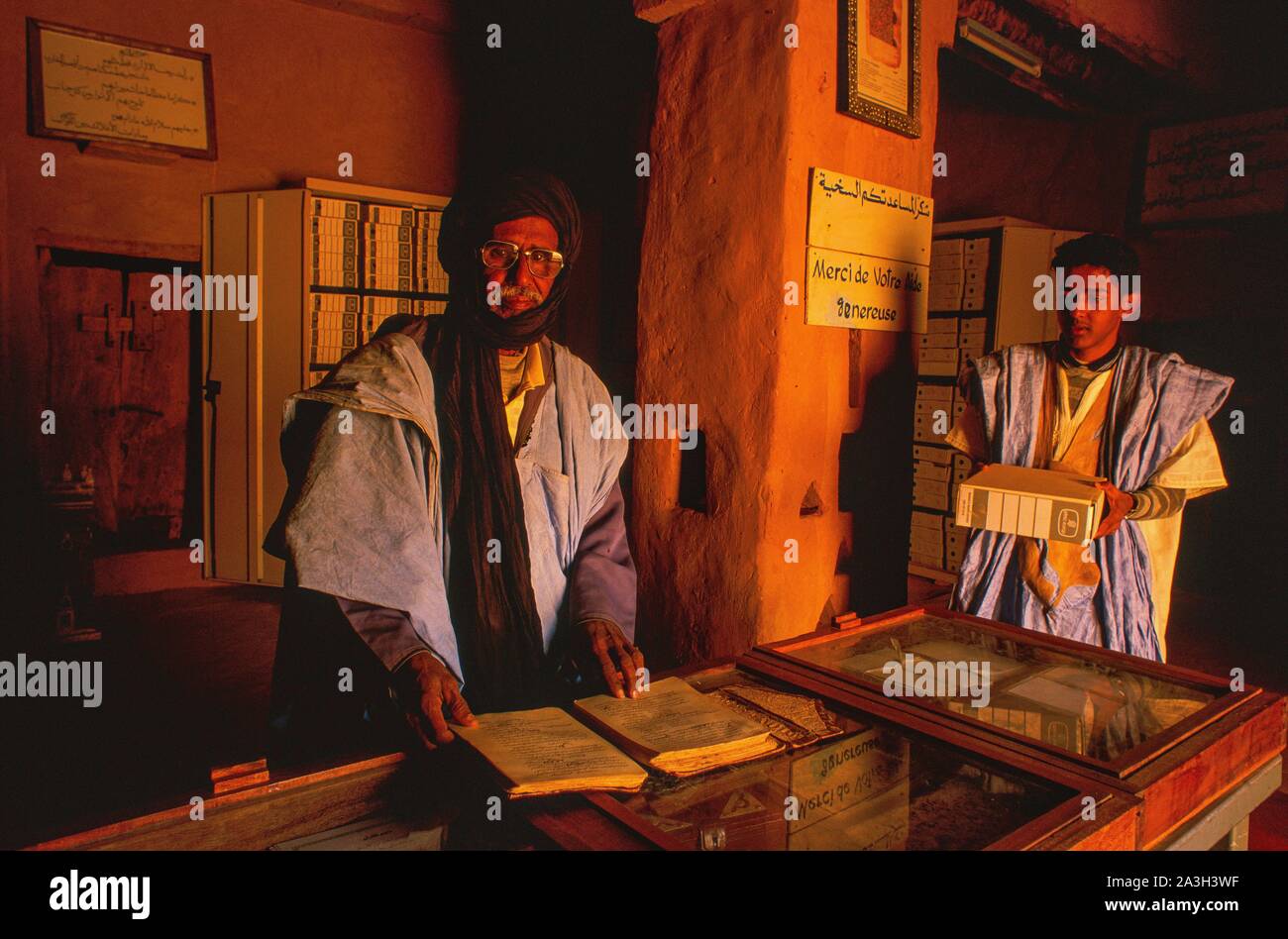Chinguetti library hi-res stock photography and images - Alamy