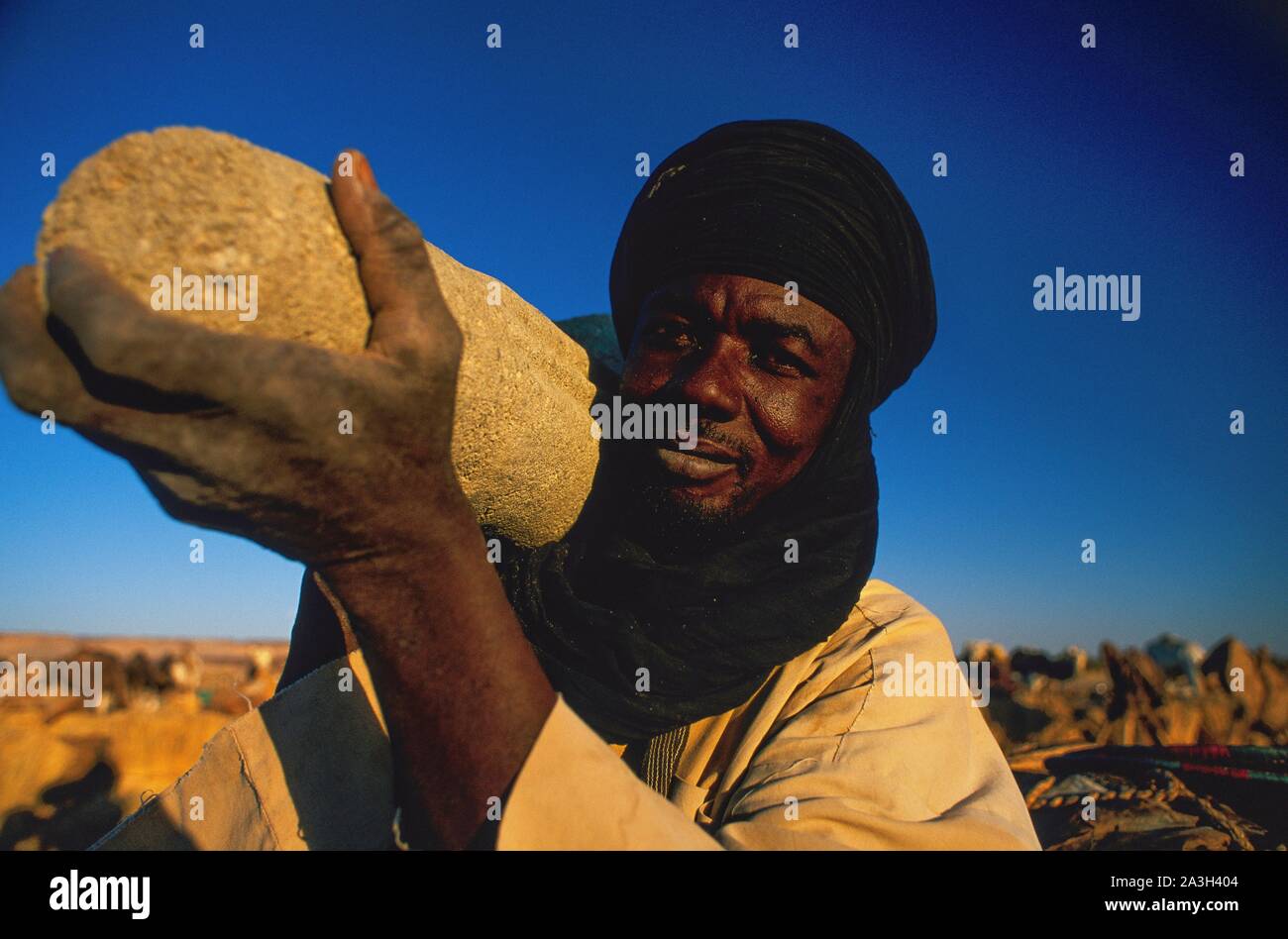 Niger fachi people in desert hi-res stock photography and images - Alamy