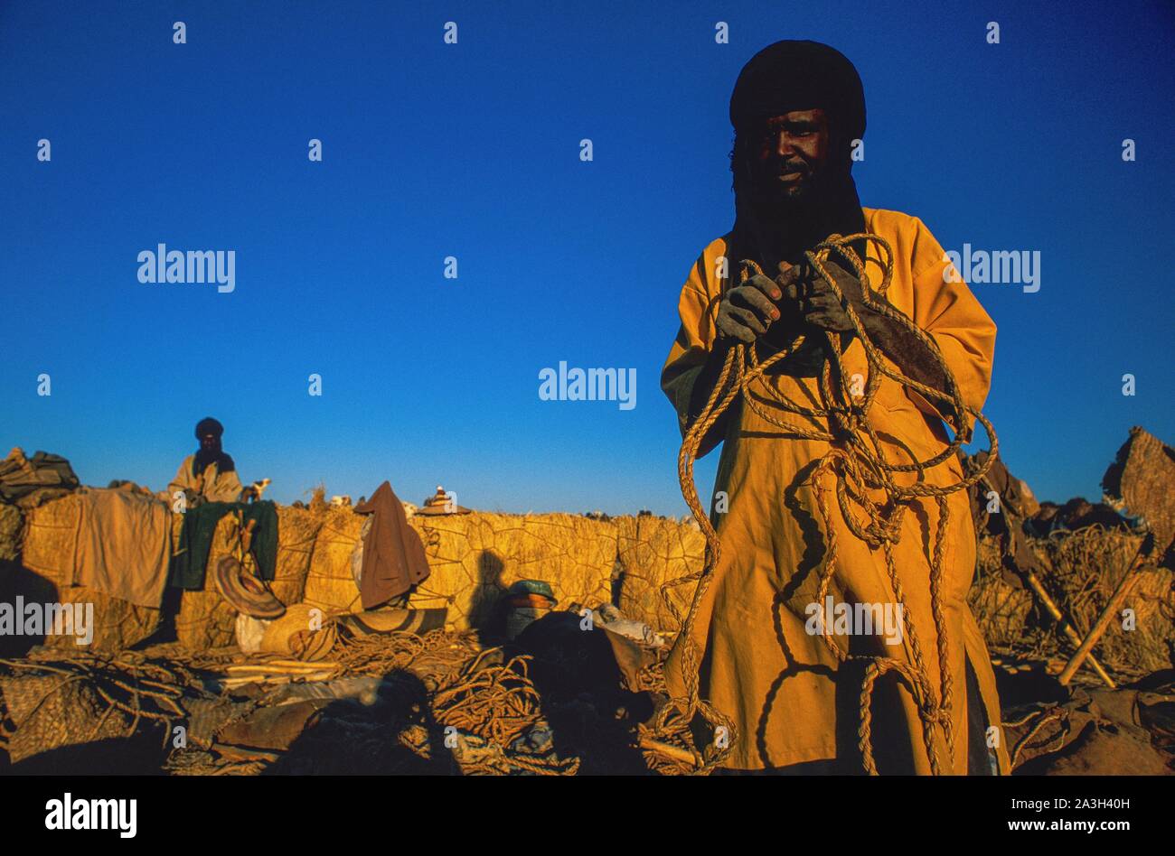 Niger fachi people in desert hi-res stock photography and images - Alamy