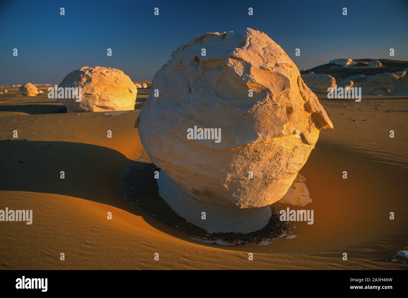 Egypt, White Desert, Landscapes in the Egyptian Sahara Stock Photo - Alamy