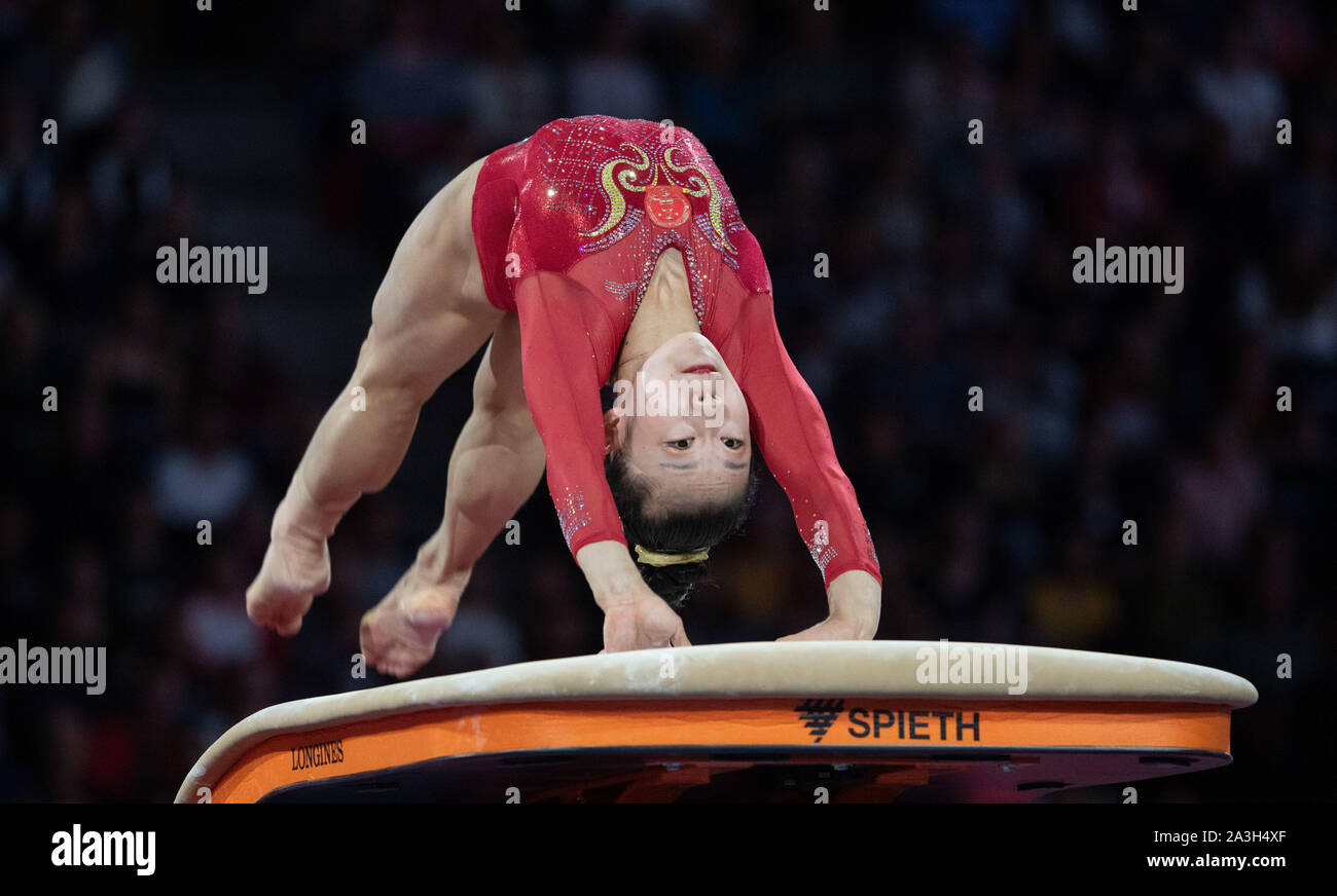 Qi qi gymnastics hi-res stock photography and images - Alamy