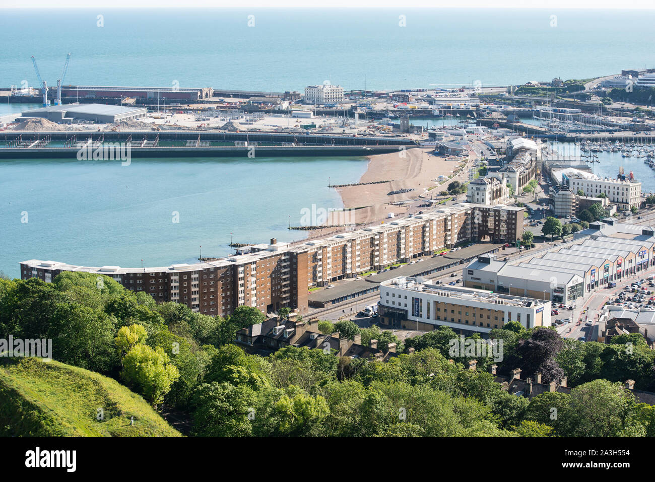 Port of Dover, Dover Harbour Beach and town Center. Close inspection ...