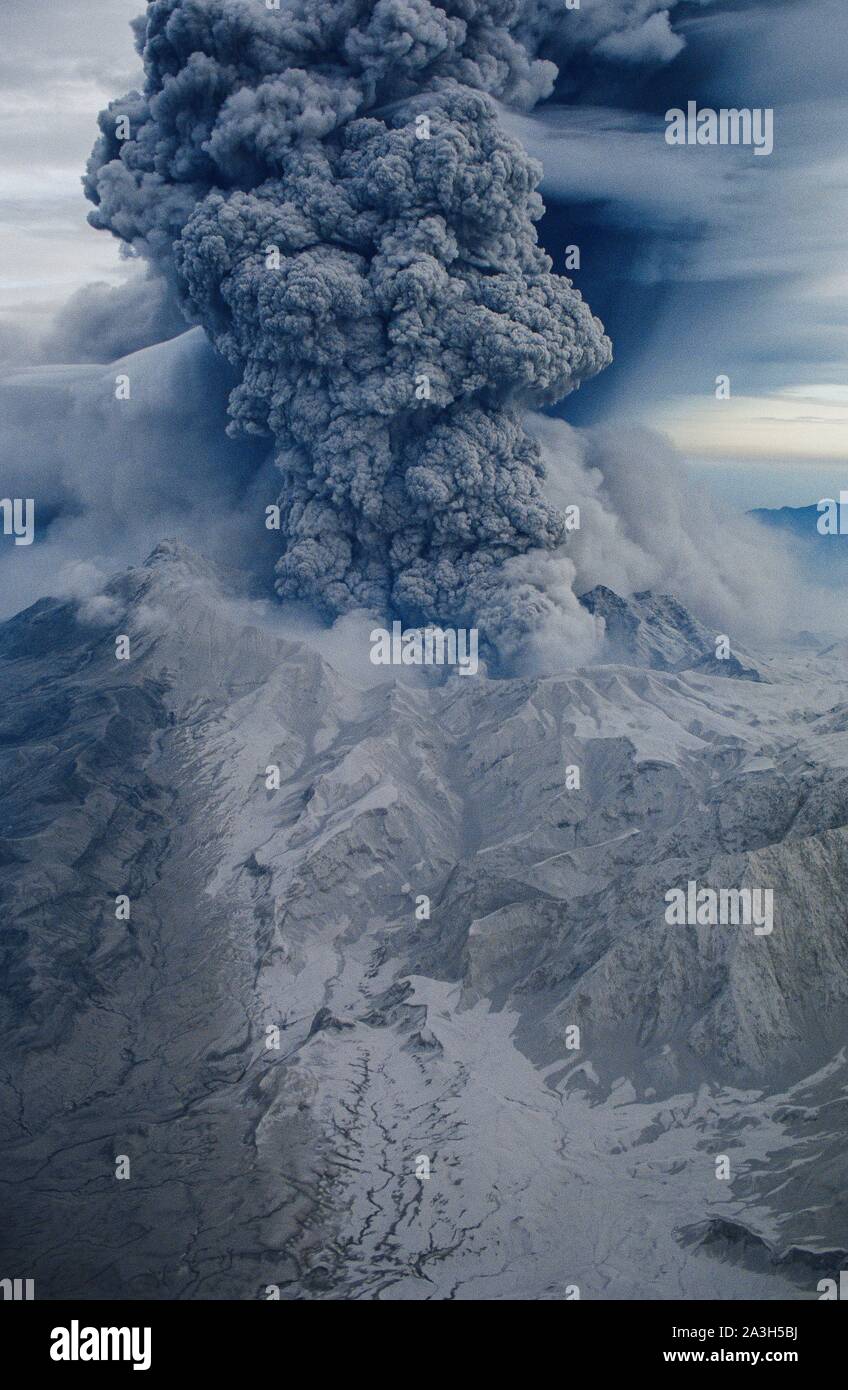 Philippines, Luzon Island, Zambales, Eruption of Pinatubo Volcano seen ...