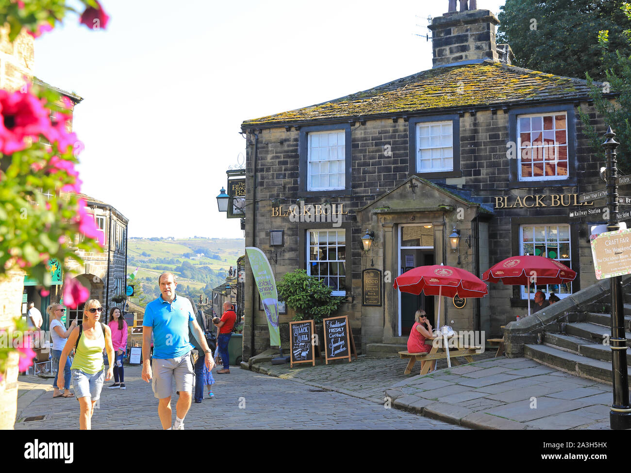 Black bull inn hi-res stock photography and images - Alamy