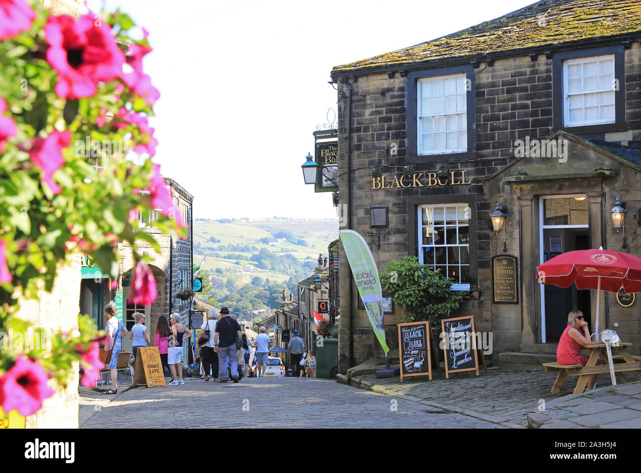 The black bull inn hi-res stock photography and images - Alamy