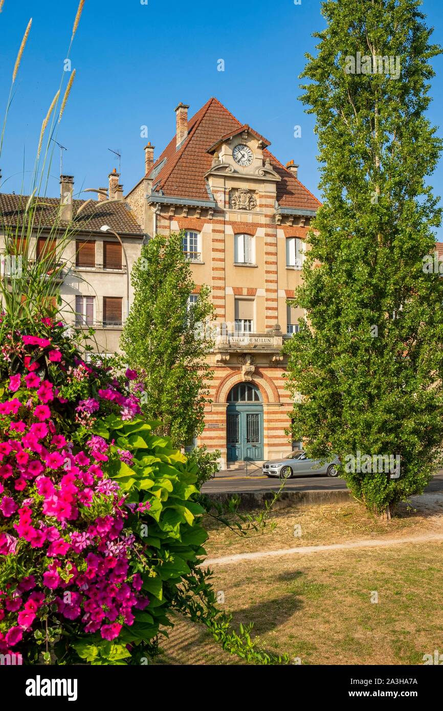 Melun city hi-res stock photography and images - Alamy