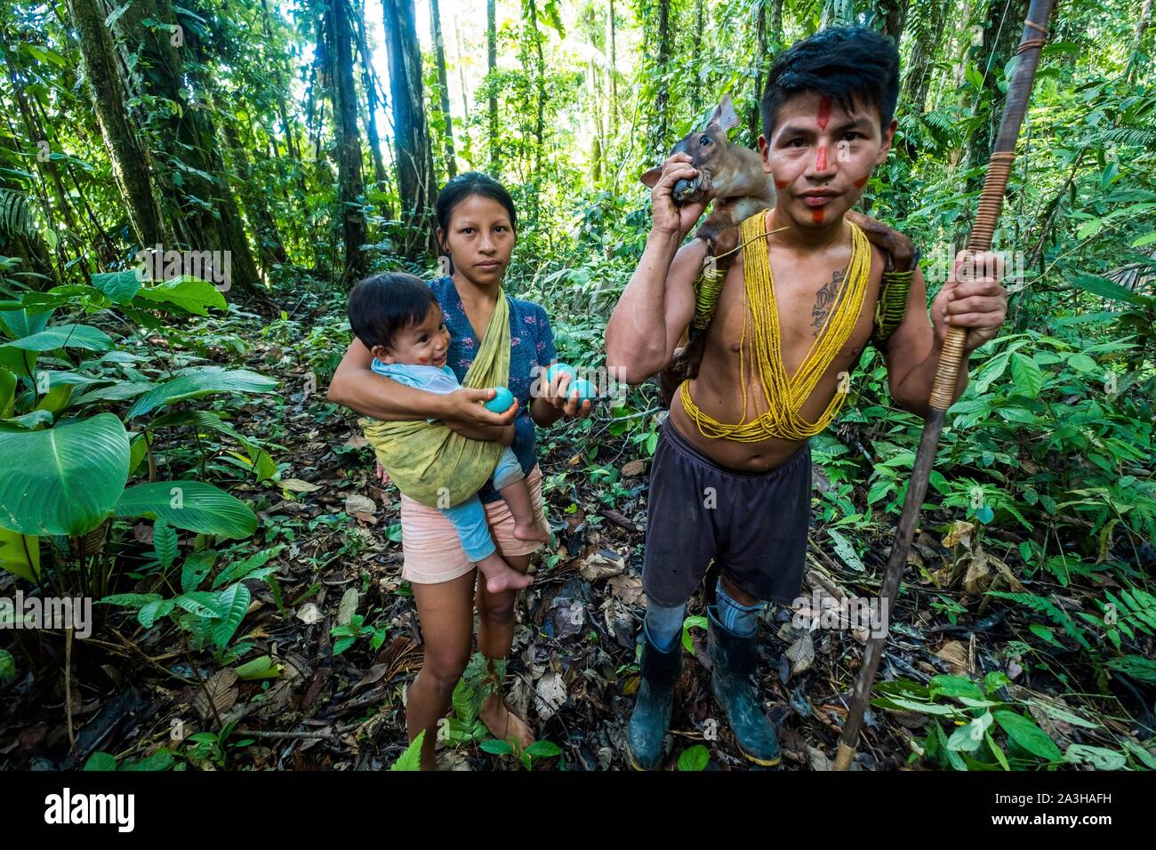 Huaorani child hi-res stock photography and images - Alamy