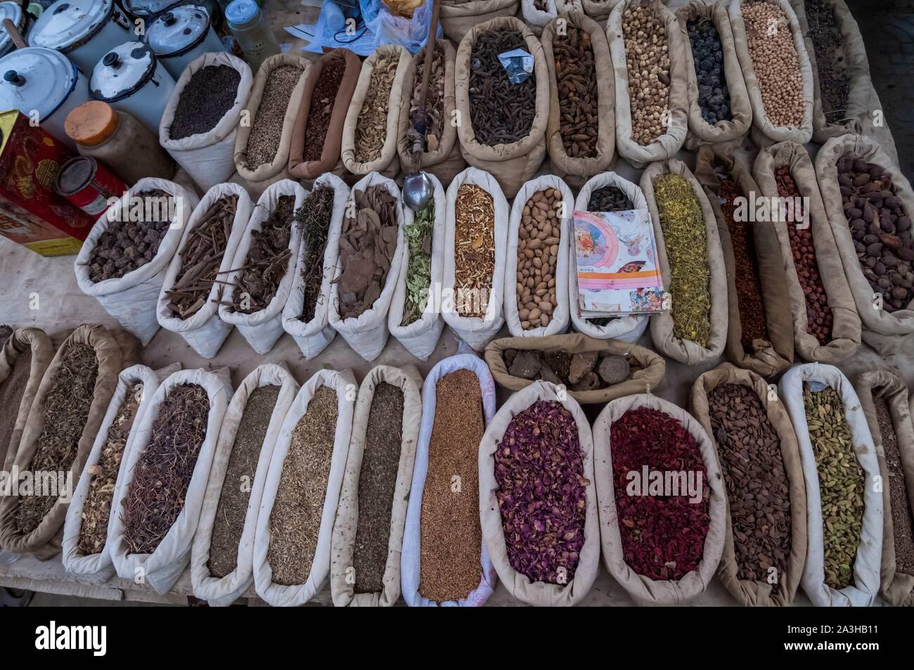 China spices market hi-res stock photography and images - Alamy
