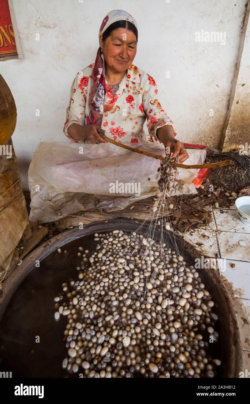 China, Xinjiang autonomous region, Hotan, traditional workshop for silk ...