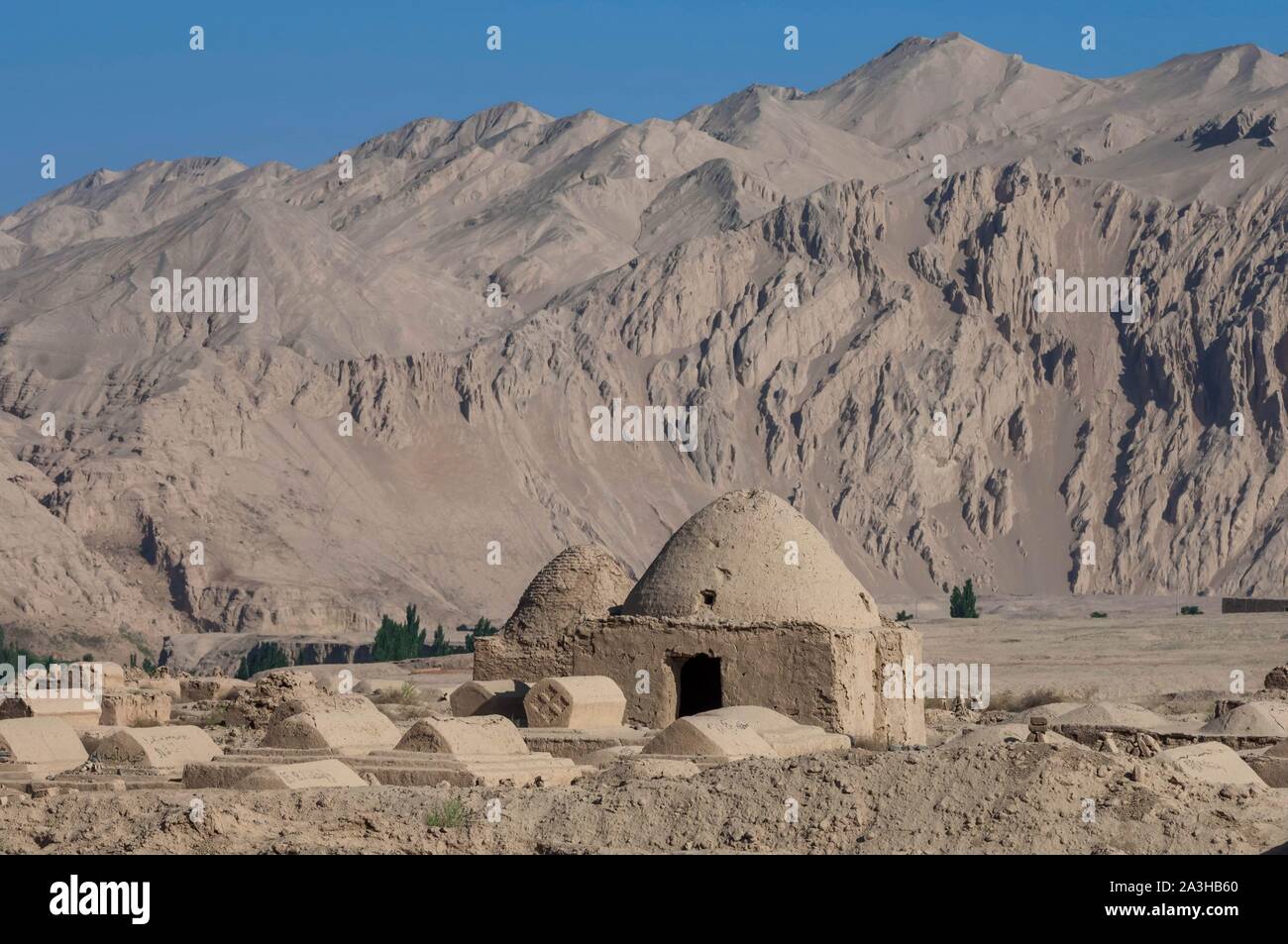 Turpan china cemetery hi-res stock photography and images - Alamy