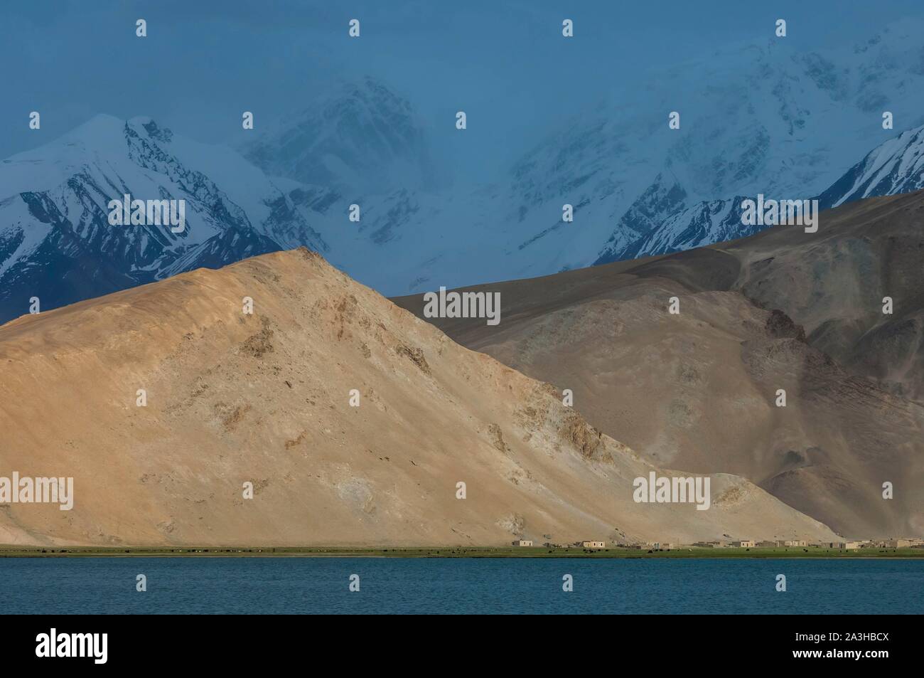 China, Xinjiang autonomous region, Pamir highlands, pastures and semi ...