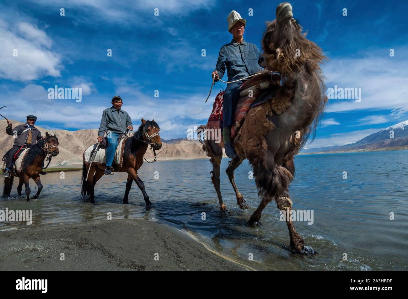 China, Xinjiang autonomous region, Pamir highlands, pastures and semi ...