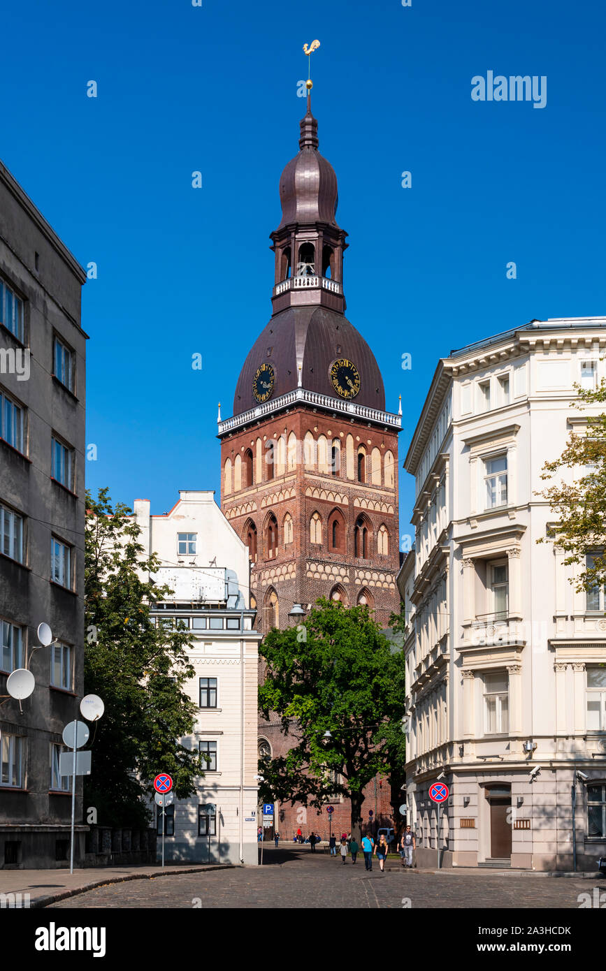 Dome spire hi-res stock photography and images - Alamy