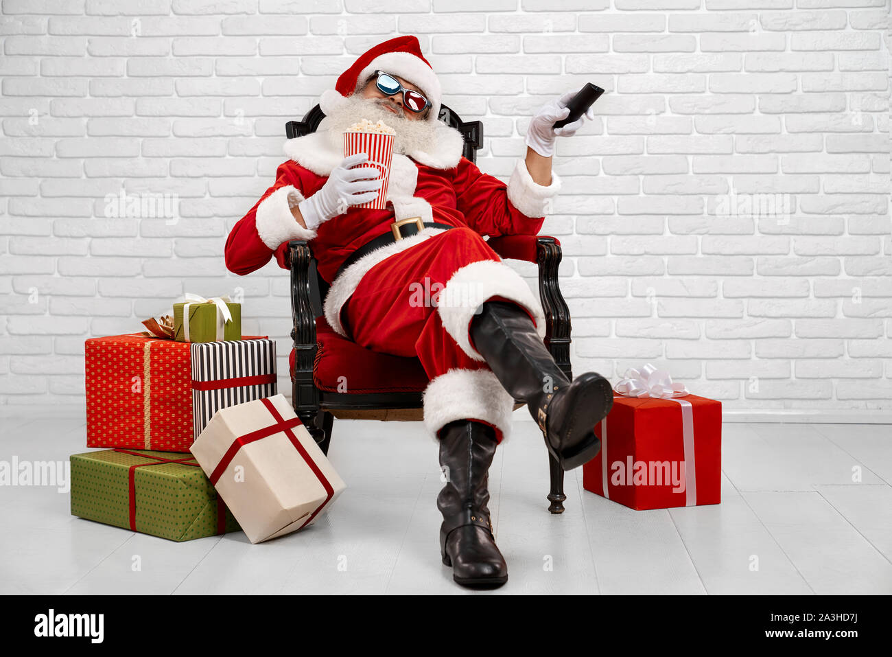 Christmas tv magic christmas hi-res stock photography and images - Alamy