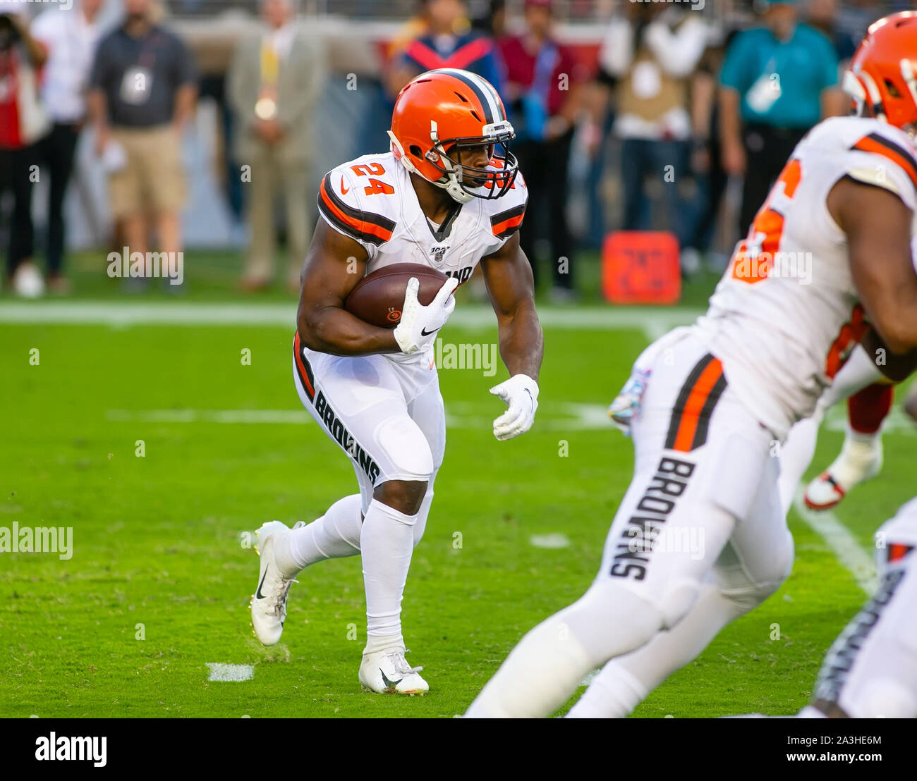 October 7, 2019: Cleveland Browns running back Nick Chubb (24) in ...