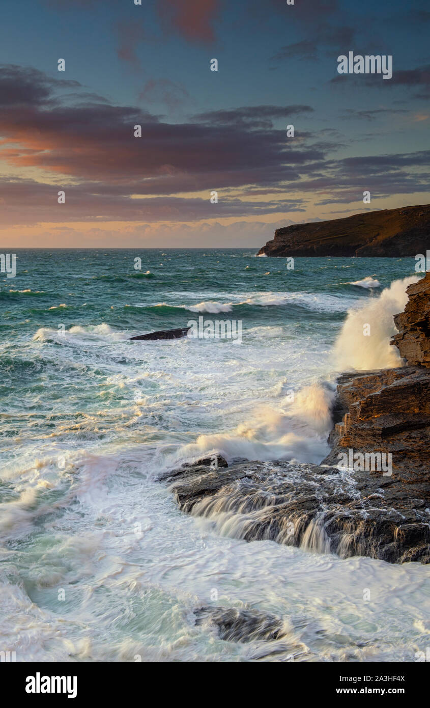Sunset at Trebarwith Strand, Cornwall, England, UK Stock Photo - Alamy