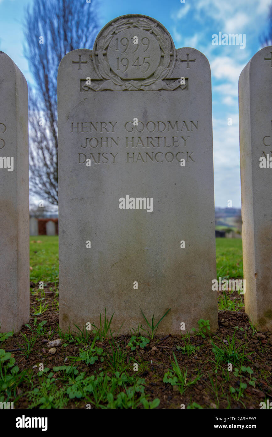 The 1939-1945 Bath Air Raid Grave of Henry Goodman, Daisy Beatrice ...