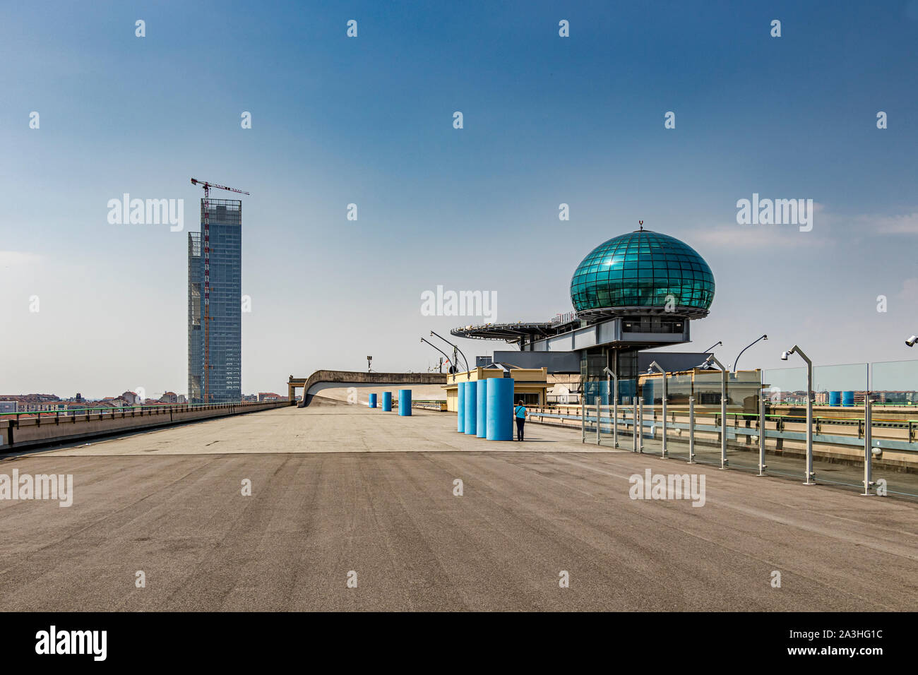 Fiat lingotto factory test track hi-res stock photography and images ...