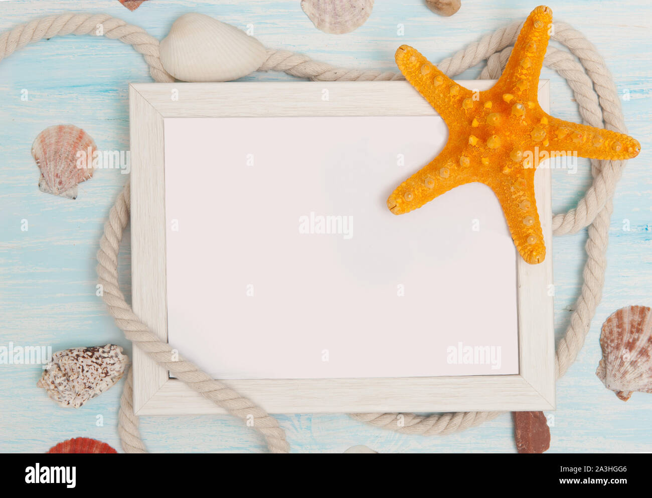 Sea background with blue wood, rope, starfish shells Stock Photo - Alamy