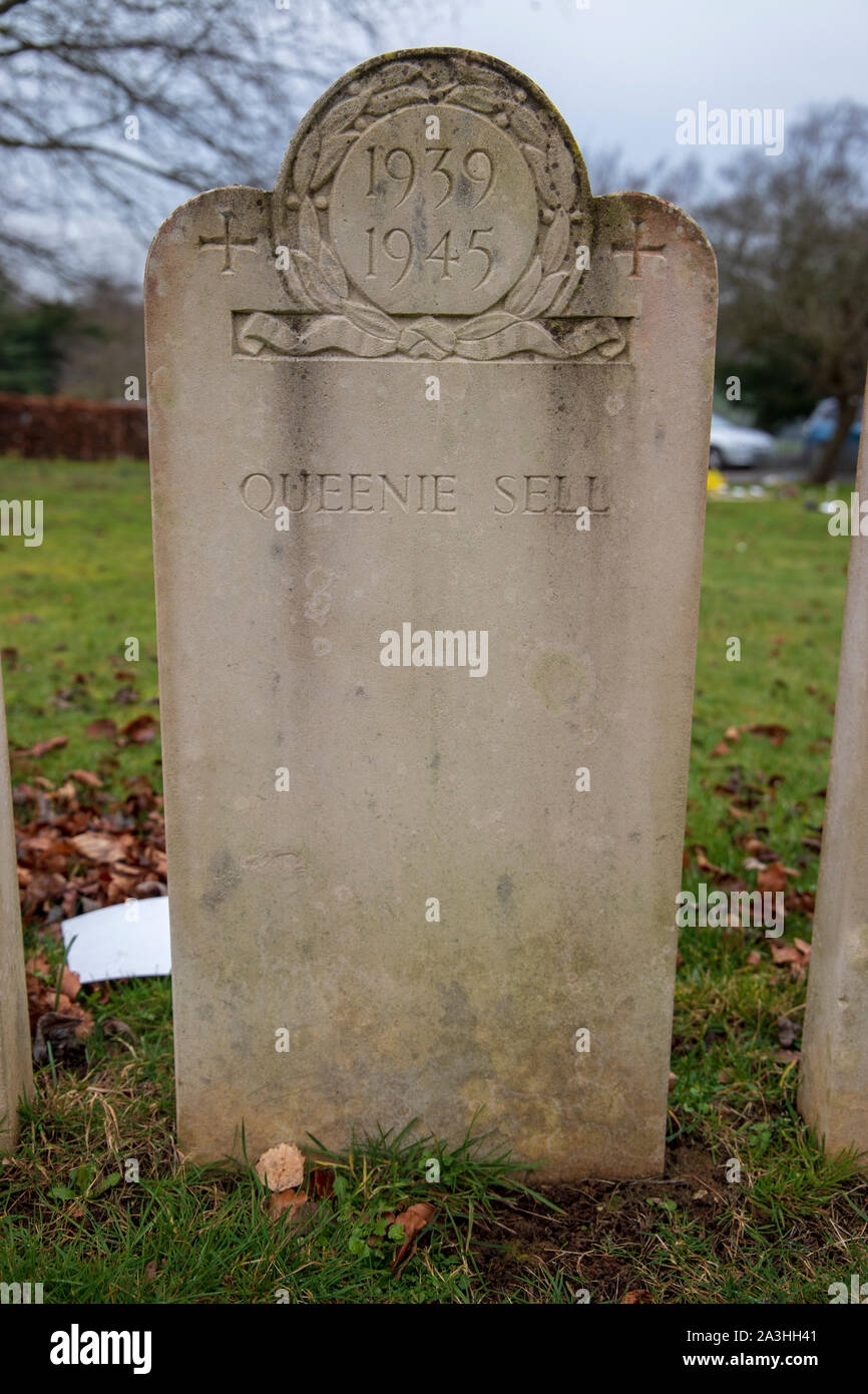 The 1939-1945 Bath Air Raid Grave of Queenie Alice Sell at Haycombe ...