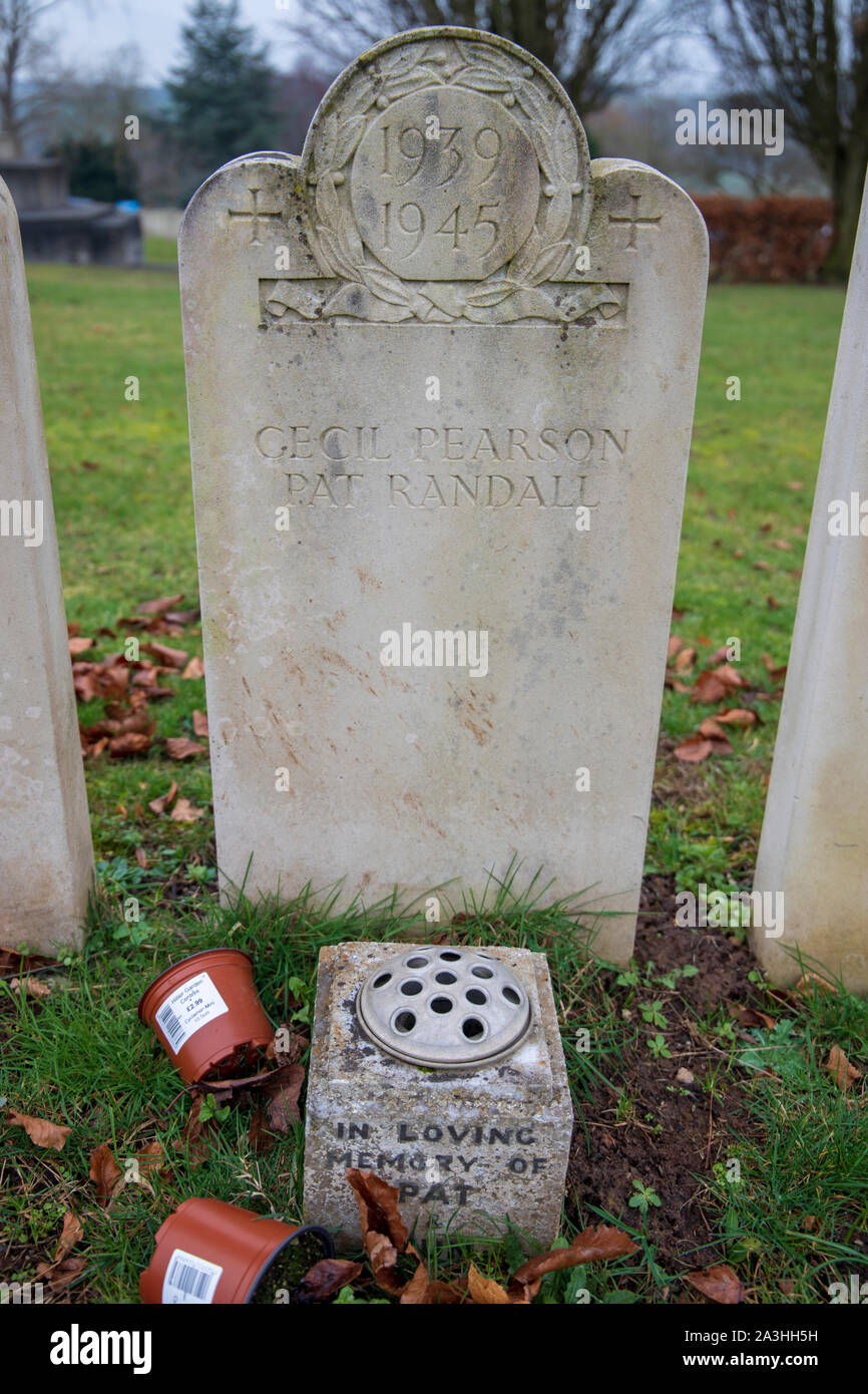 The 1939-1945 Bath Air Raid Grave of Cecil Pearson and Patricia Randall ...