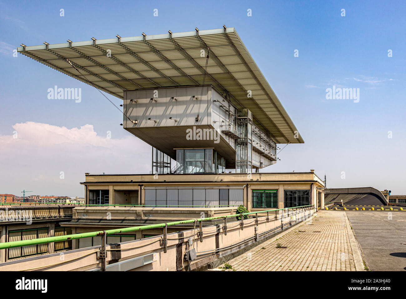 Factory rooftop hi-res stock photography and images - Alamy