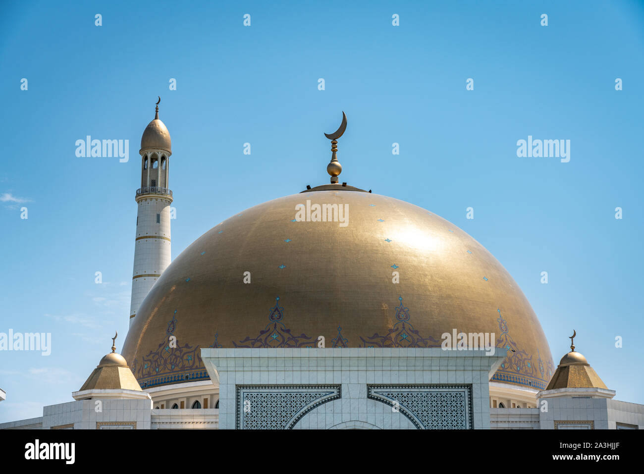 Details of the Grand Mosque Ashgabat, Turkmenbashi Ruhy Mosque or ...