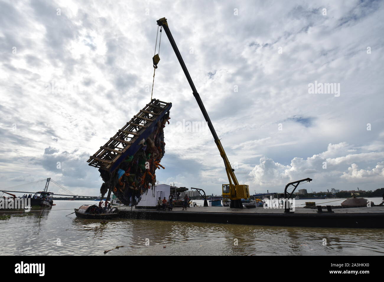 Kolkata, India. 08th Oct, 2019. Collection of idol debris are being ...