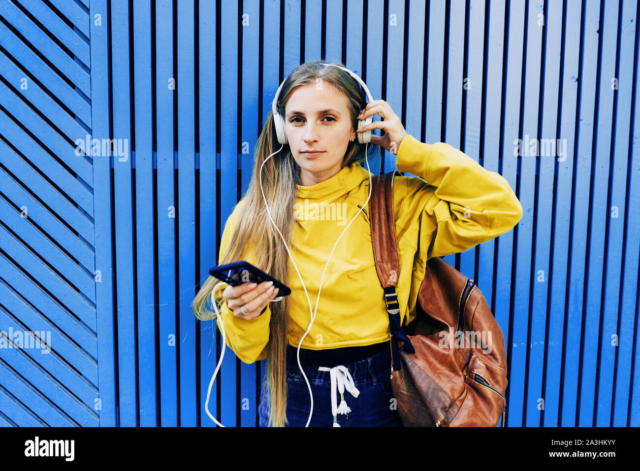 Portrait urban girl sitting hi-res stock photography and images - Alamy