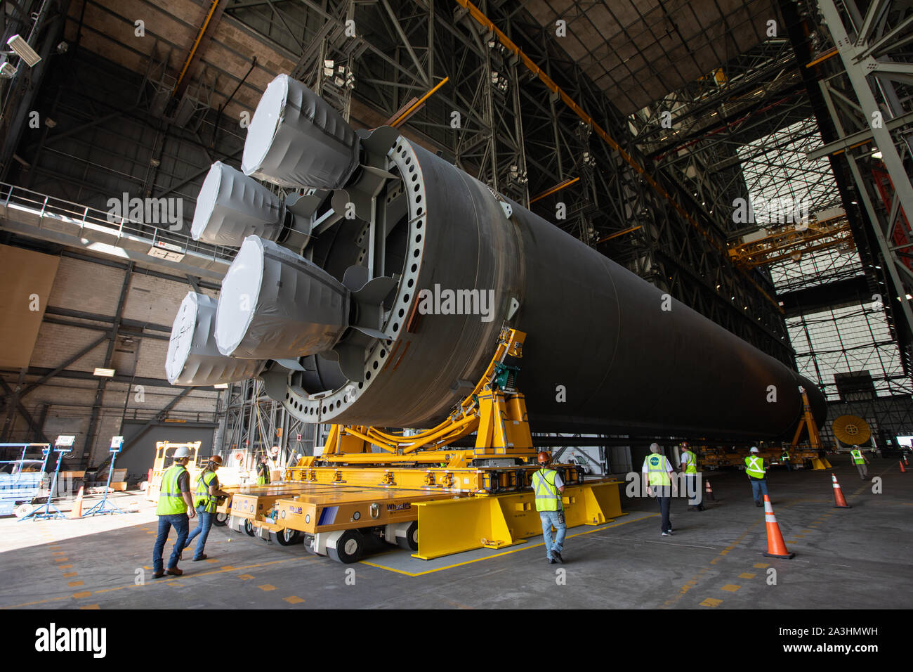 The Space Launch System Core Stage Pathfinder arrives in the Vehicle ...