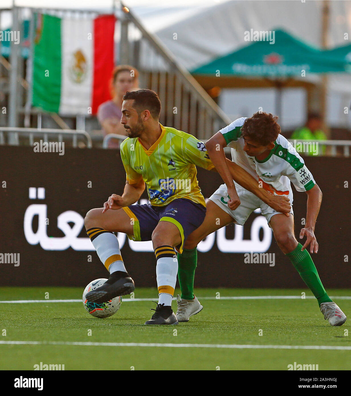 Naif hi-res stock photography and images - Alamy