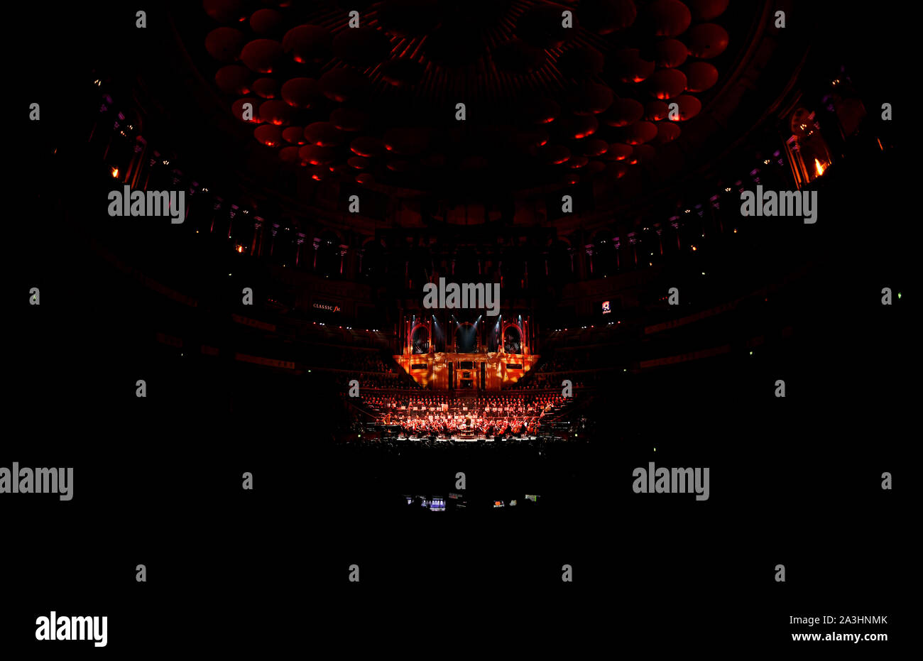 Stephen Barlow conducts the Bournemouth Symphony Orchestra and Chorus ...